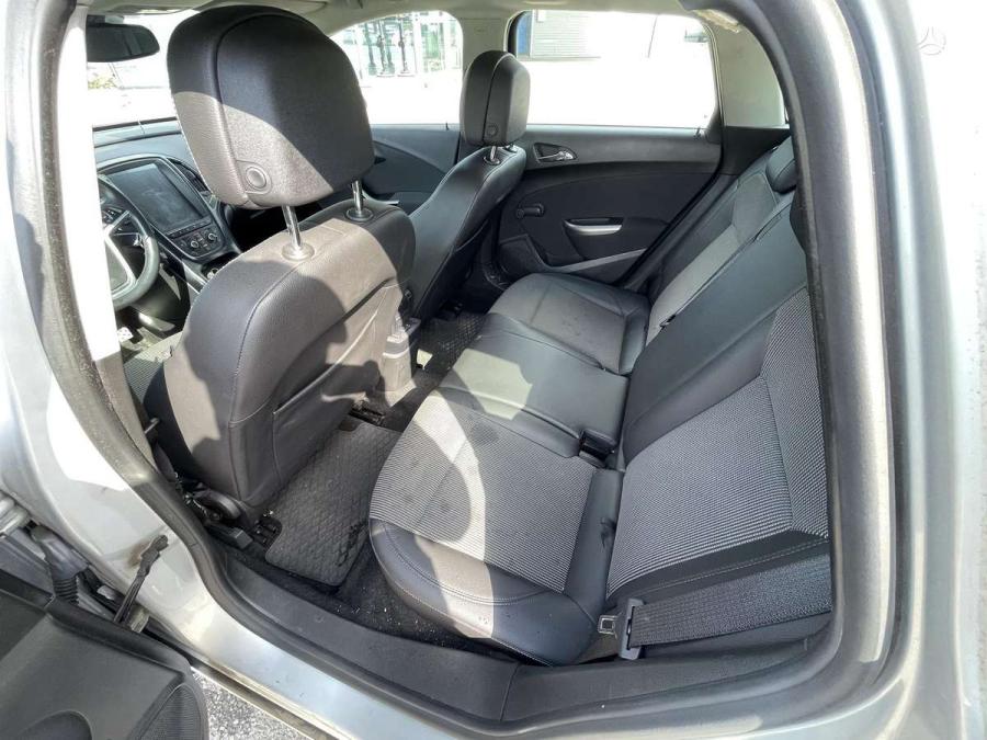 Grey Opel Astra 2011 in Siauliai, with an engine capacity of 1.69 L and mileage of 345 thousand km for 2150 €, photo 12 on AUTOMOTO.COM.LV
