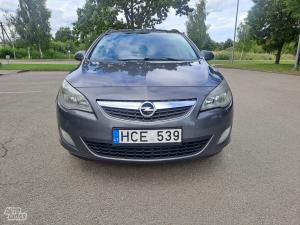 Grey Opel Astra 2011 in Telschi, with an engine capacity of 2.00 L and mileage of 300 thousand km for 1950 €, photo 3 on AUTOMOTO.COM.LV