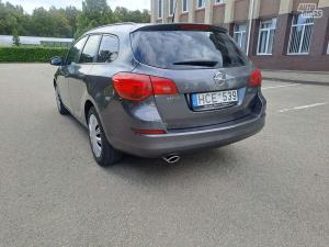 Grey Opel Astra 2011 in Telschi, with an engine capacity of 2.00 L and mileage of 300 thousand km for 1950 €, photo 5 on AUTOMOTO.COM.LV