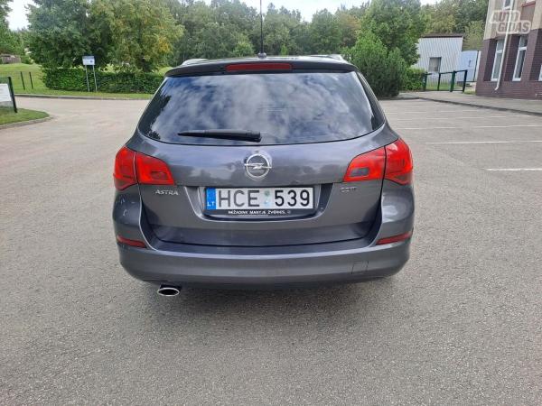 Opel Astra 2011 in Telschi on AUTOMOTO.COM.LV Grey Opel Astra 2011 in Telschi, with an engine capacity of 2.00 L and mileage of 300 thousand km for 1950 €, photo 6 on AUTOMOTO.COM.LV