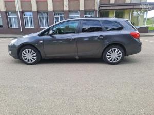 Grey Opel Astra 2011 in Telschi, with an engine capacity of 2.00 L and mileage of 300 thousand km for 1950 €, photo 8 on AUTOMOTO.COM.LV