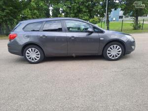 Grey Opel Astra 2011 in Telschi, with an engine capacity of 2.00 L and mileage of 300 thousand km for 1950 €, photo 9 on AUTOMOTO.COM.LV