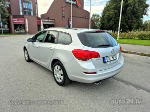 Grey Opel Astra 2011 in Tallinn, with an engine capacity of 1.40 L and mileage of 309 thousand km for 1990 €, photo 3 on AUTOMOTO.COM.LV