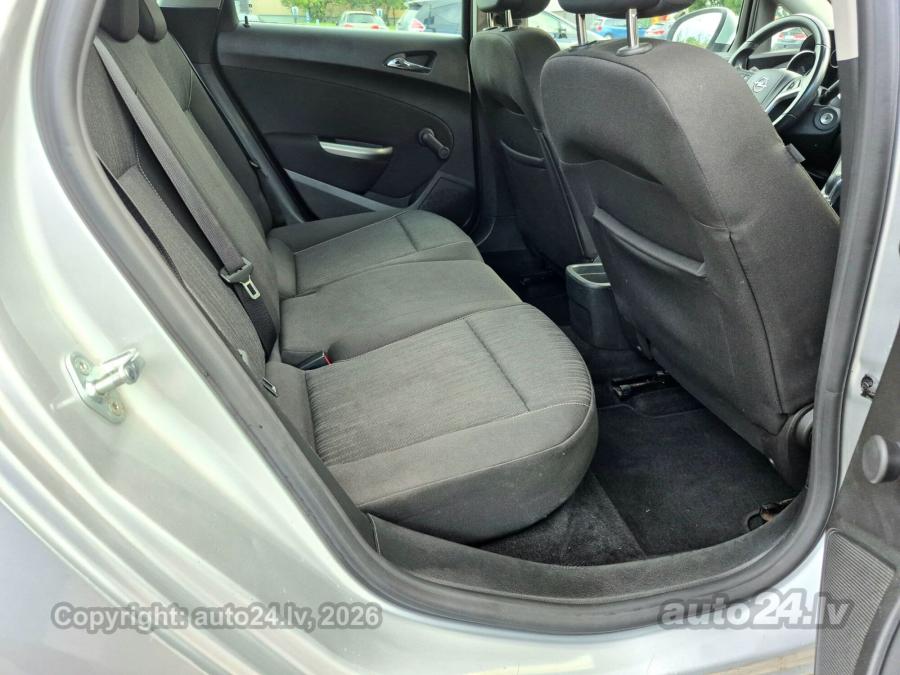 Grey Opel Astra 2011 in Tallinn, with an engine capacity of 1.40 L and mileage of 309 thousand km for 1990 €, photo 8 on AUTOMOTO.COM.LV