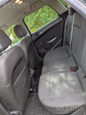 Grey Opel Astra 2011 in Jekabpils, with an engine capacity of 1.40 L and mileage of 236 thousand km for 2700 €, photo 4 on AUTOMOTO.COM.LV