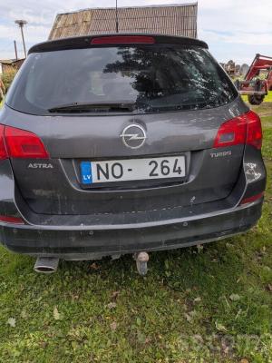 Grey Opel Astra 2011 in Jekabpils, with an engine capacity of 1.40 L and mileage of 236 thousand km for 2700 €, photo 5 on AUTOMOTO.COM.LV