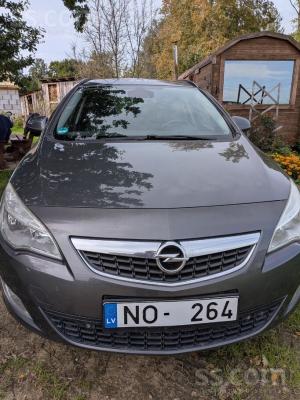 Grey Opel Astra 2011 in Jekabpils, with an engine capacity of 1.40 L and mileage of 236 thousand km for 2700 €, photo 7 on AUTOMOTO.COM.LV