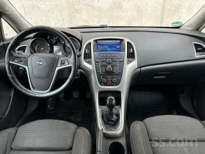Grey Opel Astra 2011 in Jelgava, with an engine capacity of 1.70 L and mileage of 213 thousand km for 2100 €, photo 14 on AUTOMOTO.COM.LV