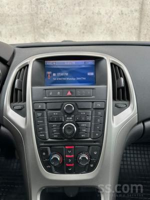 Grey Opel Astra 2011 in Jelgava, with an engine capacity of 1.70 L and mileage of 213 thousand km for 2100 €, photo 17 on AUTOMOTO.COM.LV