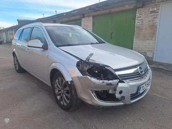 Pelēks Opel Astra 2011 Klaipėda, ar dzinēja tilpumu 1.70 L un nobraukumu 0 tūkst. km par 1250 €, foto 5 vietnē AUTOMOTO.COM.LV