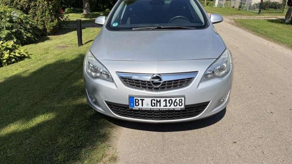 Pelēks Opel Astra 2011 Kupiškis, ar dzinēja tilpumu 1.40 L un nobraukumu 188 tūkst. km par 2450 €, foto 5 vietnē AUTOMOTO.COM.LV