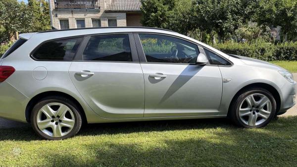 Pelēks Opel Astra 2011 Kupiškis, ar dzinēja tilpumu 1.40 L un nobraukumu 188 tūkst. km par 2450 €, foto 9 vietnē AUTOMOTO.COM.LV