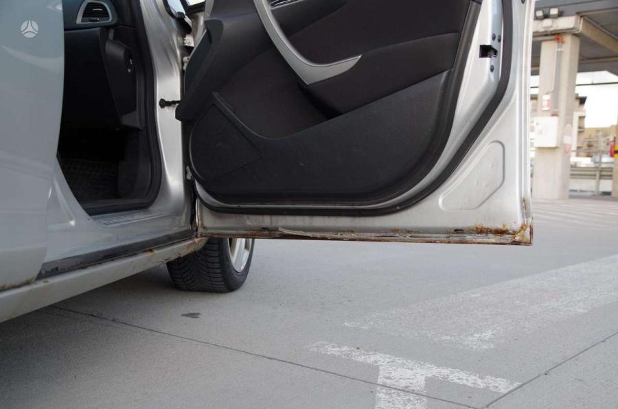 Серый Опель Астра 2011 в Вильнюс, объемом двигателя 1.69 л и пробегом 359 тыс. км за 2399 €, фото 18 на AUTOMOTO.COM.LV