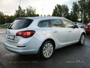 Серый Опель Астра 2011 в Тарту, объемом двигателя 1.70 л и пробегом 238 тыс. км за 1999 €, фото 5 на AUTOMOTO.COM.LV
