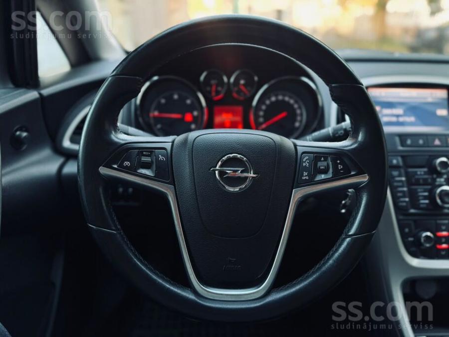 Grey Opel Astra 2011 in Cesis, with an engine capacity of 1.70 L and mileage of 0 thousand km for 2850 €, photo 19 on AUTOMOTO.COM.LV