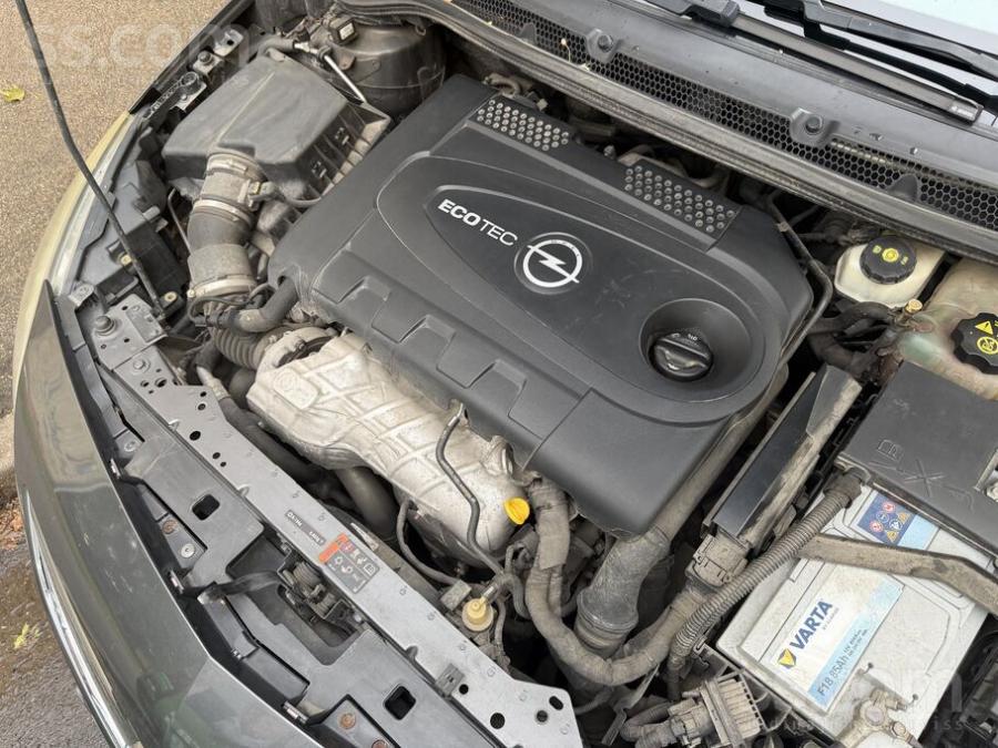 Grey Opel Astra 2011 in Riga, with an engine capacity of 2.00 L and mileage of 265 thousand km for 3800 €, photo 11 on AUTOMOTO.COM.LV