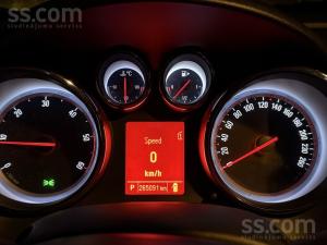 Grey Opel Astra 2011 in Riga, with an engine capacity of 2.00 L and mileage of 265 thousand km for 3800 €, photo 12 on AUTOMOTO.COM.LV