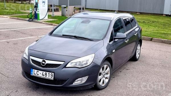 Pelēks Opel Astra 2011 Cēsis, ar dzinēja tilpumu 1.70 L un nobraukumu 501 tūkst. km par 1900 €, foto 1 vietnē AUTOMOTO.COM.LV