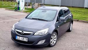 Grey Opel Astra 2011 in Cesis, with an engine capacity of 1.70 L and mileage of 501 thousand km for 1900 €, photo  on AUTOMOTO.COM.LV