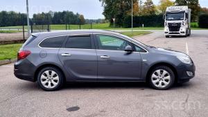 Grey Opel Astra 2011 in Cesis, with an engine capacity of 1.70 L and mileage of 501 thousand km for 1900 €, photo 5 on AUTOMOTO.COM.LV