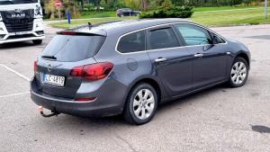 Grey Opel Astra 2011 in Cesis, with an engine capacity of 1.70 L and mileage of 501 thousand km for 1900 €, photo 6 on AUTOMOTO.COM.LV