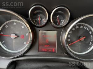 Pelēks Opel Astra 2011 Rīga, ar dzinēja tilpumu 1.70 L un nobraukumu 211 tūkst. km par 2900 €, foto 7 vietnē AUTOMOTO.COM.LV