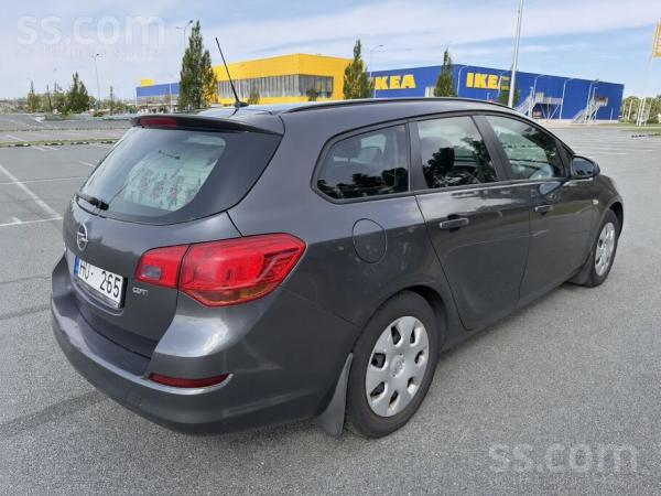 Pelēks Opel Astra 2011 Rīga, ar dzinēja tilpumu 1.70 L un nobraukumu 211 tūkst. km par 2900 €, foto 4 vietnē AUTOMOTO.COM.LV