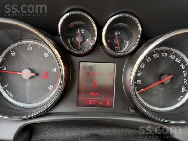 Pelēks Opel Astra 2011 Rīga, ar dzinēja tilpumu 1.70 L un nobraukumu 211 tūkst. km par 2900 €, foto 7 vietnē AUTOMOTO.COM.LV