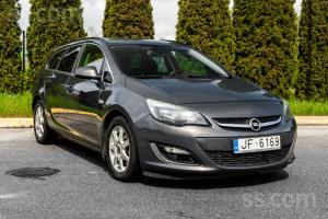 Grey Opel Astra 2012 in Jelgava, with an engine capacity of 1.70 L and mileage of 243 thousand km for 1250 €, photo 1 on AUTOMOTO.COM.LV
