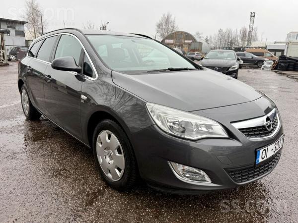 Pelēks Opel Astra 2012 Rīga, ar dzinēja tilpumu 1.60 L un nobraukumu 0 tūkst. km par 4350 €, foto 5 vietnē AUTOMOTO.COM.LV