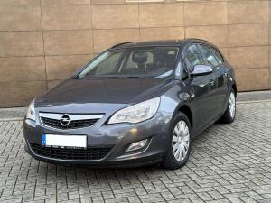 Grey Opel Astra 2012 in Klaipeda, with an engine capacity of 1.69 L and mileage of 250 thousand km for 2500 €, photo  on AUTOMOTO.COM.LV