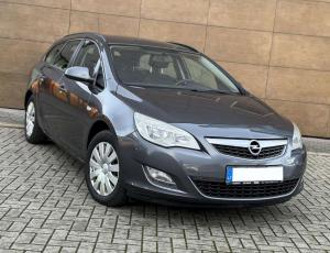 Grey Opel Astra 2012 in Klaipeda, with an engine capacity of 1.69 L and mileage of 250 thousand km for 2500 €, photo 2 on AUTOMOTO.COM.LV