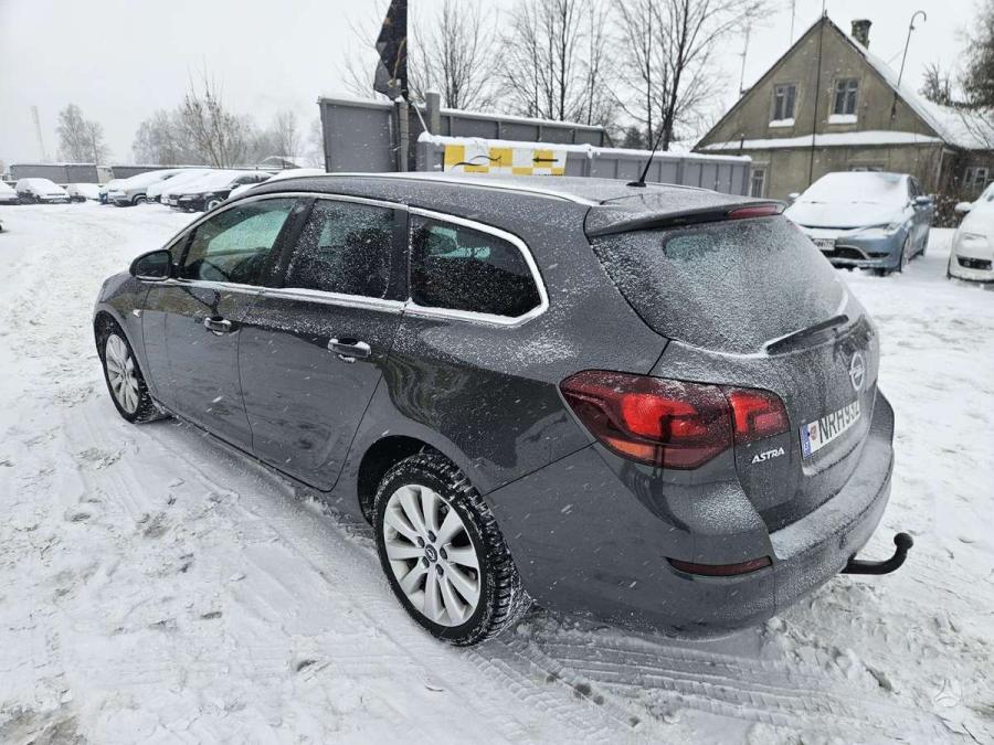 Pelēks Opel Astra 2012 Šauļi, ar dzinēja tilpumu 1.69 L un nobraukumu 255 tūkst. km par 2550 €, foto 1 vietnē AUTOMOTO.COM.LV