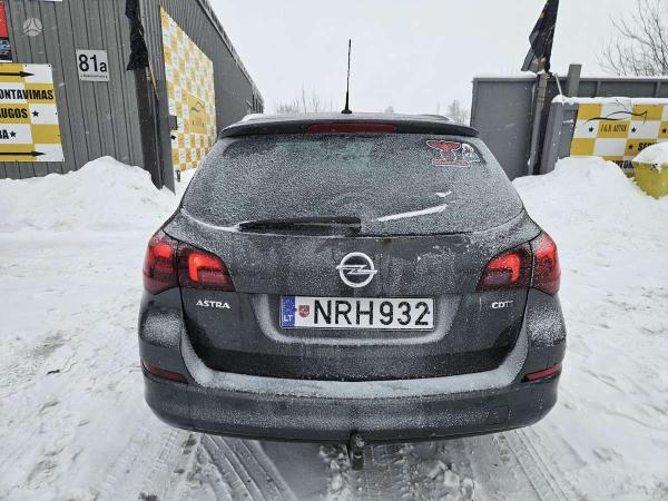 Grey Opel Astra 2012 in Siauliai, with an engine capacity of 1.69 L and mileage of 255 thousand km for 2550 €, photo 7 on AUTOMOTO.COM.LV