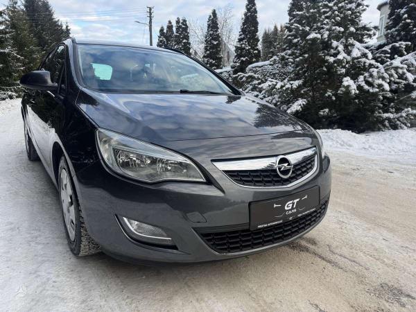 Grey Opel Astra 2012 in Alytus, with an engine capacity of 1.40 L and mileage of 212 thousand km for 3450 €, photo 1 on AUTOMOTO.COM.LV