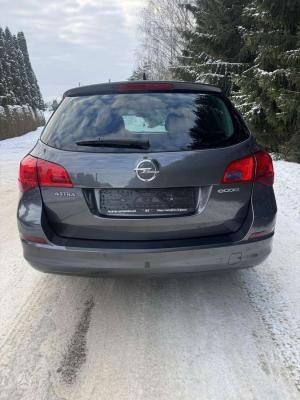 Pelēks Opel Astra 2012 Alīta, ar dzinēja tilpumu 1.40 L un nobraukumu 212 tūkst. km par 3450 €, foto 6 vietnē AUTOMOTO.COM.LV