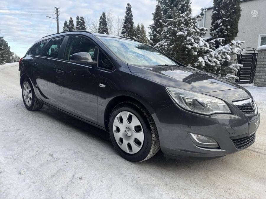 Pelēks Opel Astra 2012 Alīta, ar dzinēja tilpumu 1.40 L un nobraukumu 212 tūkst. km par 3450 €, foto 8 vietnē AUTOMOTO.COM.LV