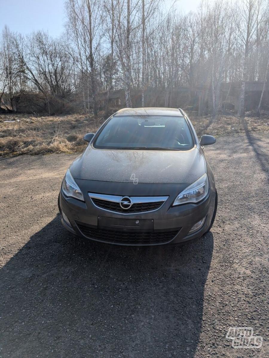 Pelēks Opel Astra 2012 Alīta, ar dzinēja tilpumu 1.70 L un nobraukumu 249 tūkst. km par 2600 €, foto 1 vietnē AUTOMOTO.COM.LV