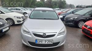 Grey Opel Astra 2012 in Riga, with an engine capacity of 1.40 L and mileage of 220 thousand km for 4000 €, photo 1 on AUTOMOTO.COM.LV
