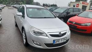 Grey Opel Astra 2012 in Riga, with an engine capacity of 1.40 L and mileage of 220 thousand km for 4000 €, photo 3 on AUTOMOTO.COM.LV