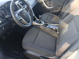 Grey Opel Astra 2012 in Riga, with an engine capacity of 1.40 L and mileage of 220 thousand km for 4000 €, photo 16 on AUTOMOTO.COM.LV