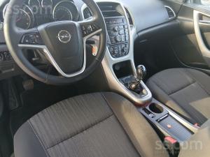 Grey Opel Astra 2012 in Riga, with an engine capacity of 1.40 L and mileage of 220 thousand km for 4000 €, photo 19 on AUTOMOTO.COM.LV