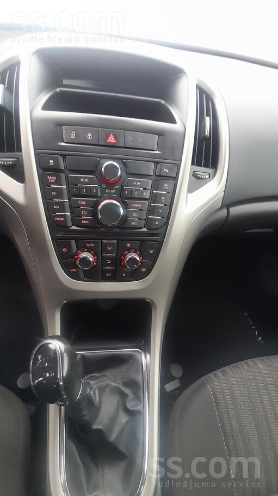 Grey Opel Astra 2012 in Riga, with an engine capacity of 1.40 L and mileage of 220 thousand km for 4000 €, photo 22 on AUTOMOTO.COM.LV
