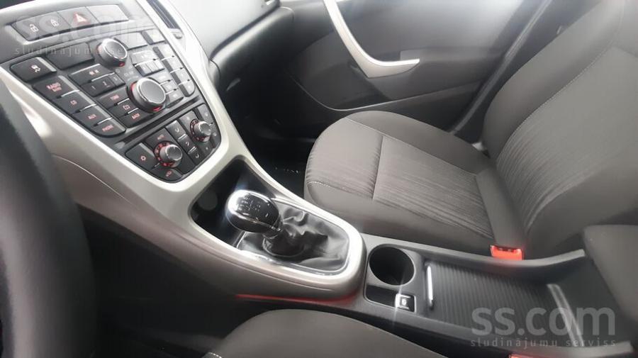 Grey Opel Astra 2012 in Riga, with an engine capacity of 1.40 L and mileage of 220 thousand km for 4000 €, photo 24 on AUTOMOTO.COM.LV