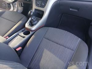 Grey Opel Astra 2012 in Riga, with an engine capacity of 1.40 L and mileage of 220 thousand km for 4000 €, photo 25 on AUTOMOTO.COM.LV
