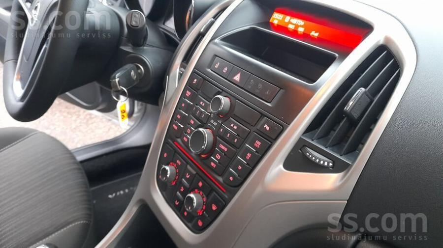 Grey Opel Astra 2012 in Riga, with an engine capacity of 1.40 L and mileage of 220 thousand km for 4000 €, photo 35 on AUTOMOTO.COM.LV