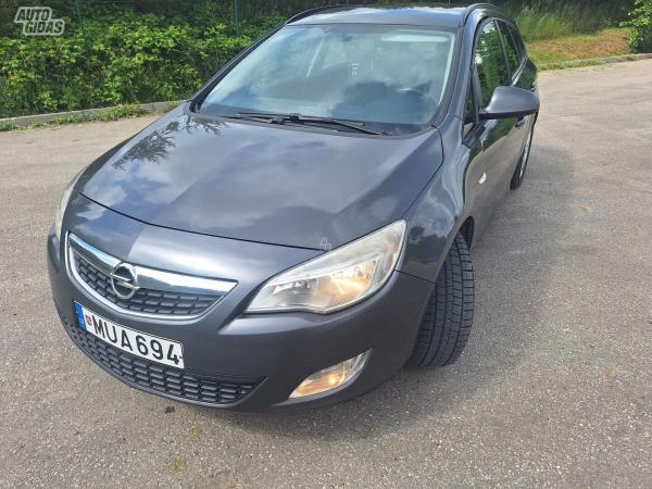 Pelēks Opel Astra 2012 Klaipėda, ar dzinēja tilpumu 1.70 L un nobraukumu 367 tūkst. km par 2700 €, foto 1 vietnē AUTOMOTO.COM.LV