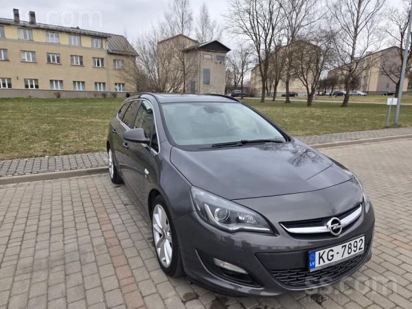 Pelēks Opel Astra 2012 Saldus, ar dzinēja tilpumu 1.60 L un nobraukumu 383 tūkst. km par 2200 €, foto 1 vietnē AUTOMOTO.COM.LV
