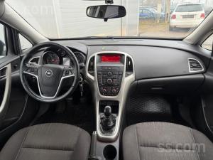 Grey Opel Astra 2012 in Riga, with an engine capacity of 1.60 L and mileage of 273 thousand km for 3900 €, photo 7 on AUTOMOTO.COM.LV