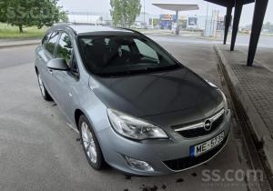 Grey Opel Astra 2012 in Riga, with an engine capacity of 1.70 L and mileage of 280 thousand km for 2500 €, photo 7 on AUTOMOTO.COM.LV